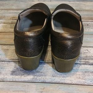Alegria | Shoes | Alegria Womens Eryn Bronze Swirl Clogs | Poshmark